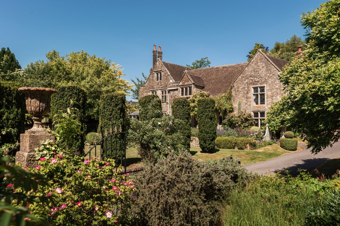 Large luxury holiday self-catering accommodation | Unique Homestays