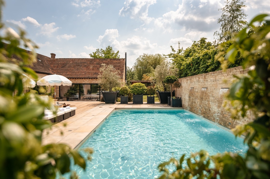 Luxury cottages with pools | Unique Homestays